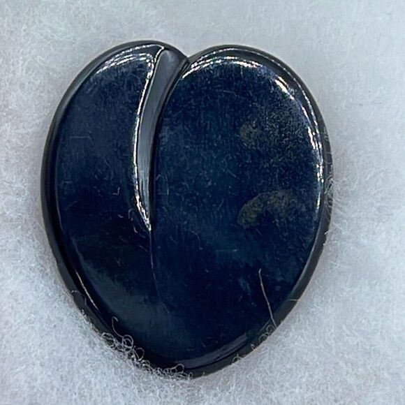 Vintage | Jewelry | Vintagebakelite Heart Shaped Dress Fur Clip | Poshmark